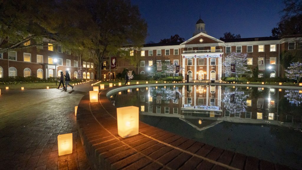 Elon University / Spirit of the Season